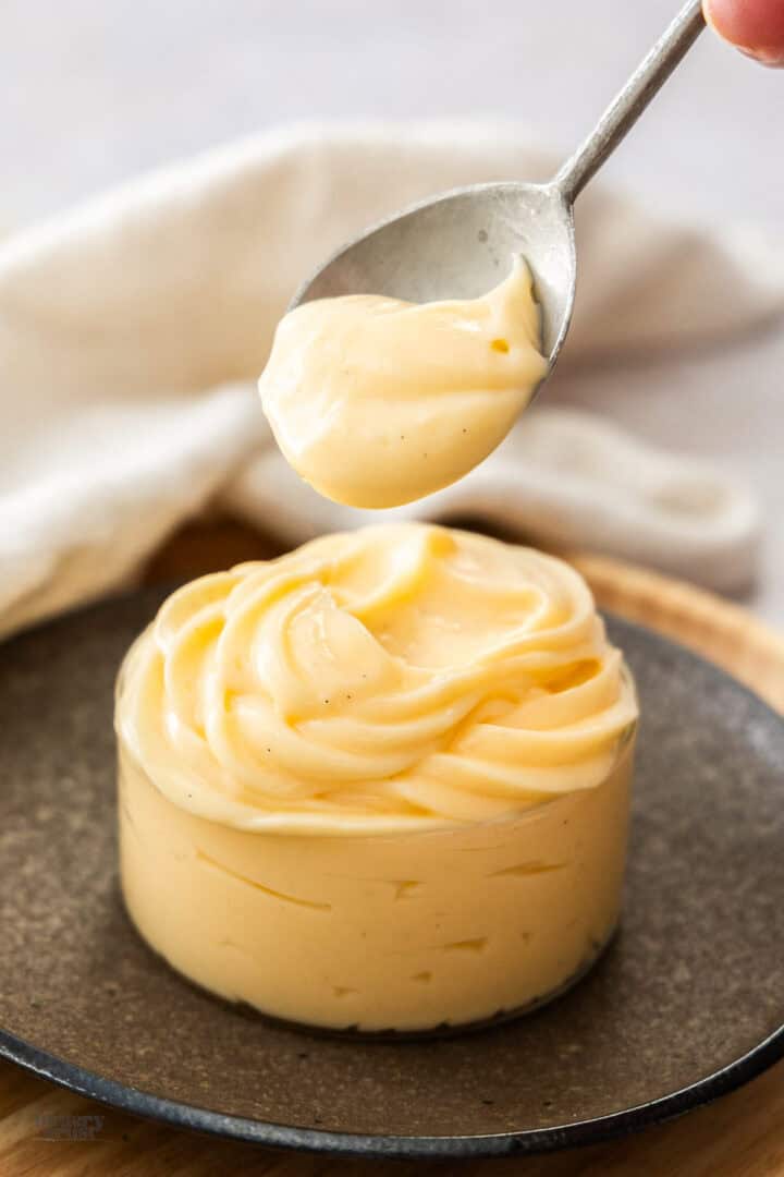Vanilla Pastry Cream (Crème Pâtissière) - The Buttery Crust